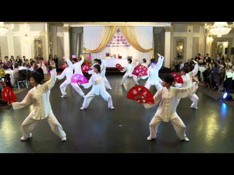 Tai Chi Gong (Kung) Fu Fan Dance | A Chinese Traditional Folk Dance in Toronto