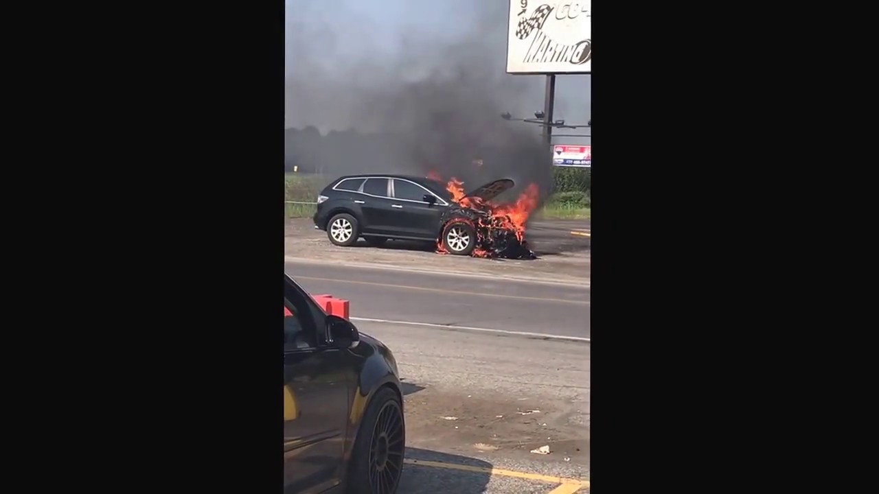 MAZDA CX-7 Catches fire ( ENGINE EXPLODES) CAR FIRE!! - YouTube