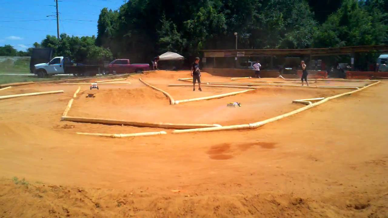 Offroad RC Racing @ Triple Nickel Raceway - YouTube