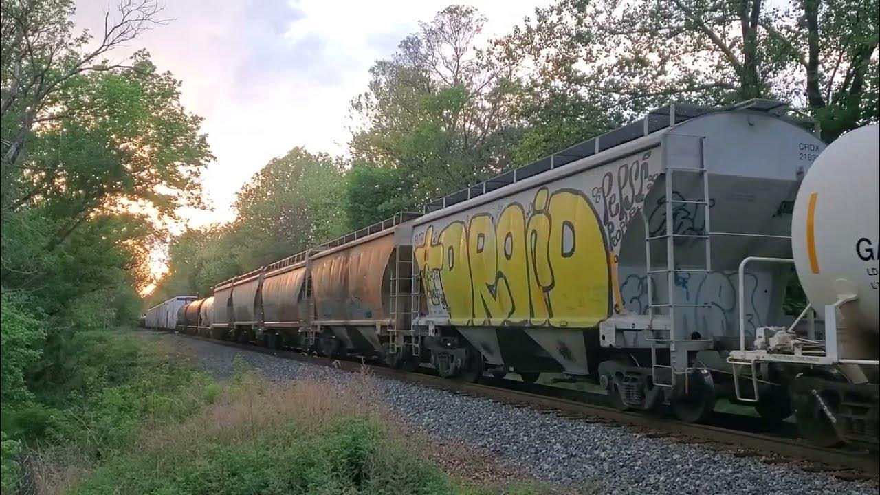 CSX mixed freight at sunset on the B&O old mainline climbing Pars Ridge 5/2/25 - YouTube