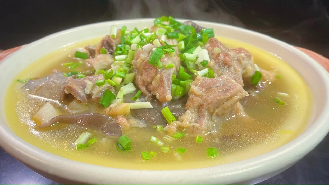 年夜饭第四道菜，面炕鸡的做法，不油炸不过水，汤浓味鲜又滑嫩Kang chicken noodle practice, soup flavor fresh and tender - YouTube