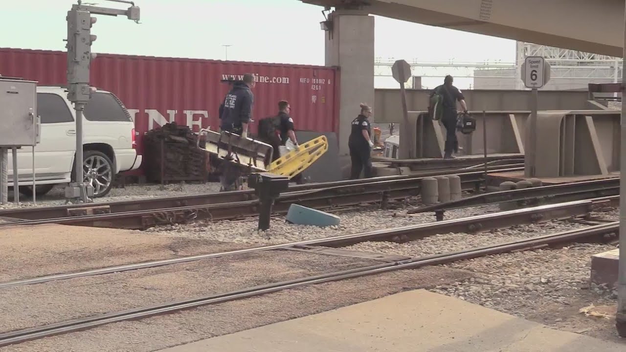 At least 12 injured after CTA train crash on North Side: CFD - YouTube