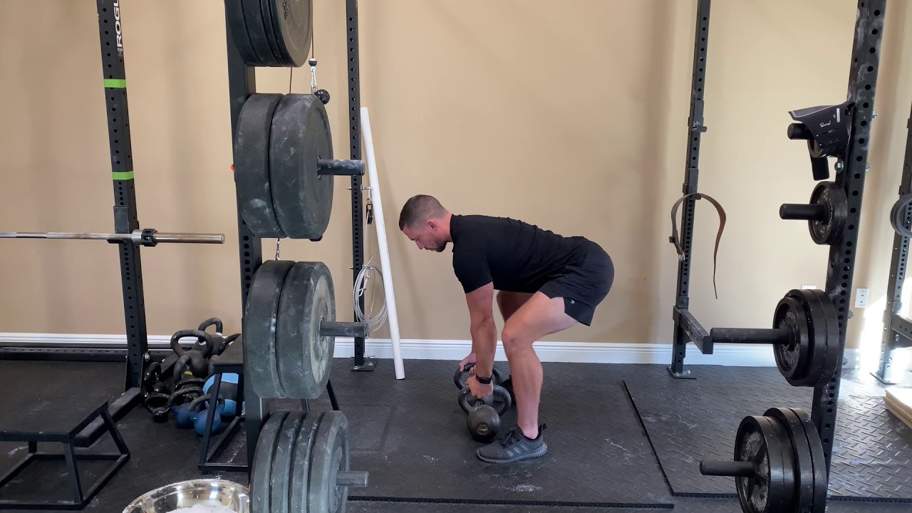 KETTLEBELL GORILLA ROW - YouTube