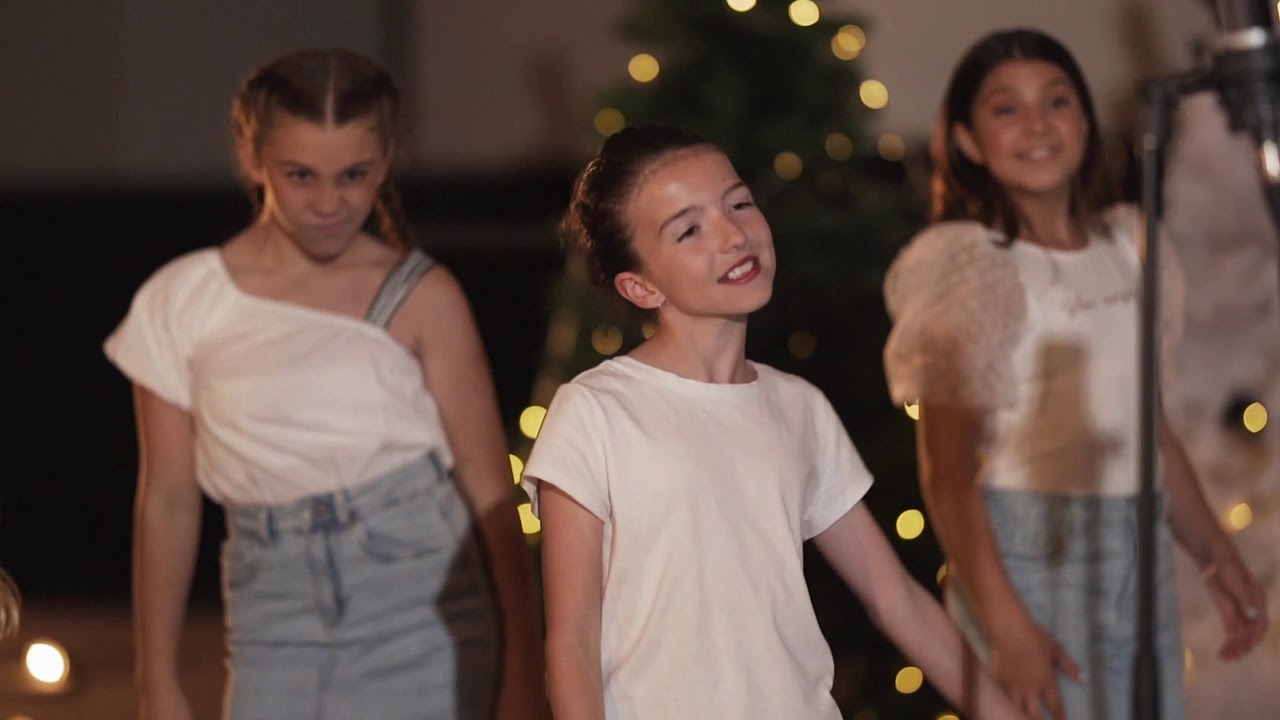 Winter Wonderland ft. Jones Juniors - YouTube