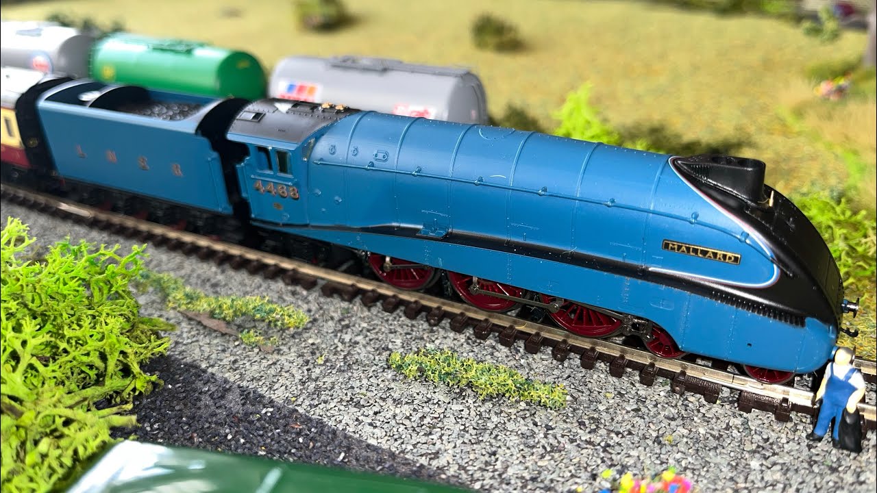 NEW HORNBY TT120 MALLARD ( smooth running after servicing) - YouTube