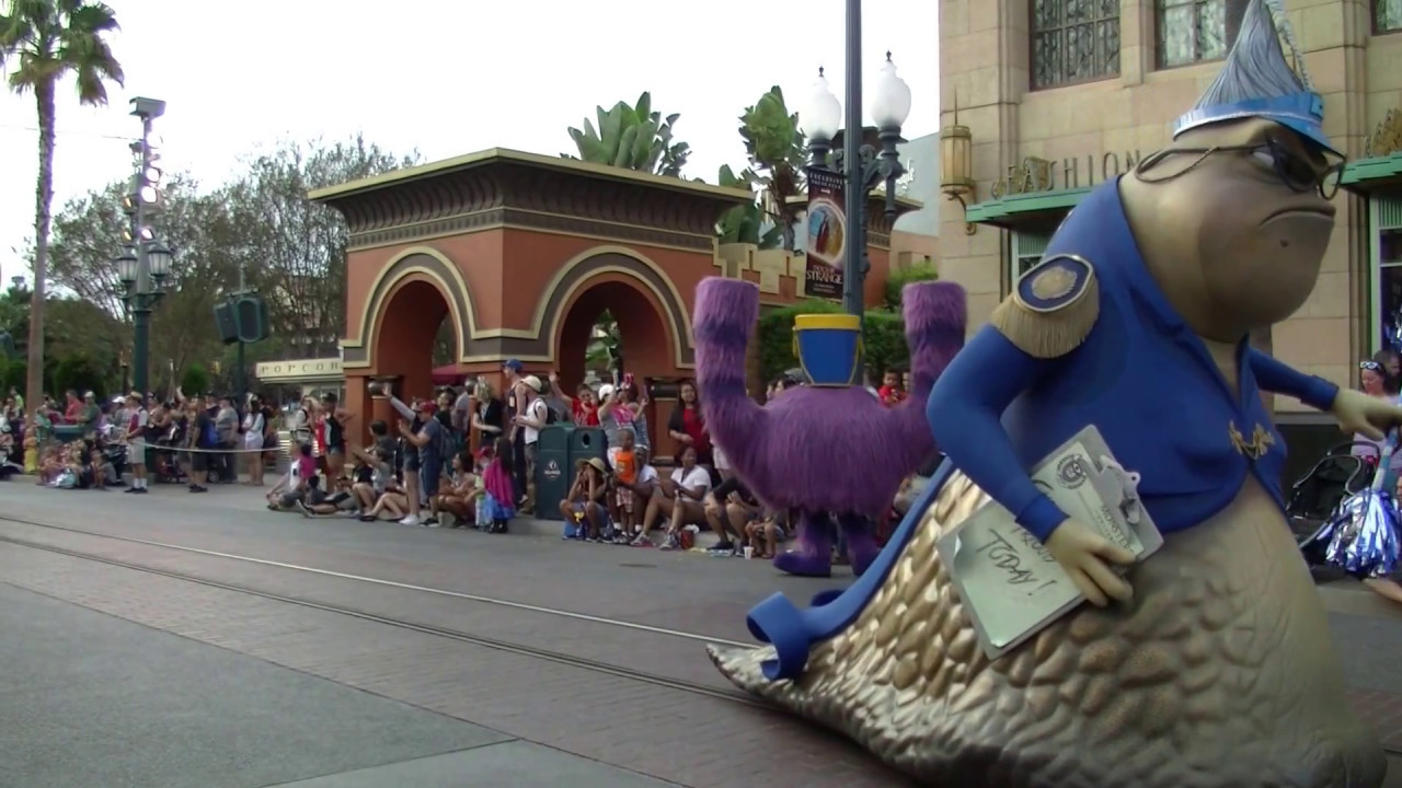 Pixar Play Parade - Disney California Adventure Park (DCA) - YouTube
