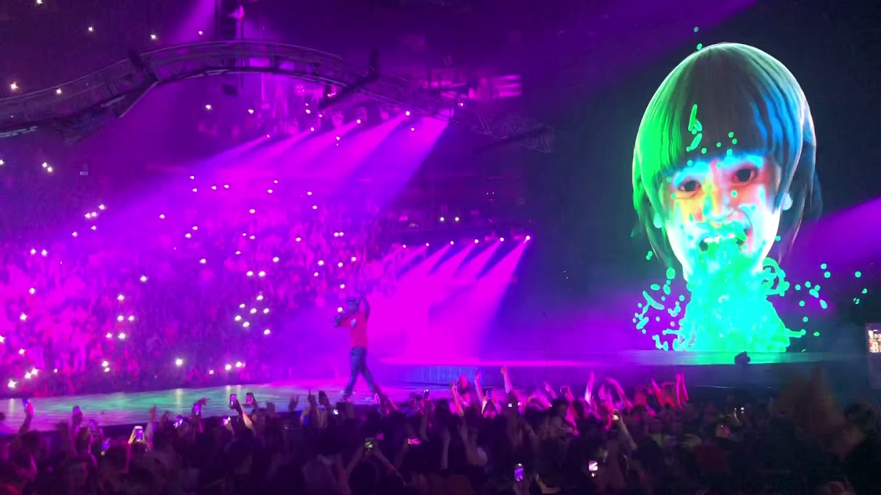 Sicko Mode -Travis Scott Tour Montréal Centre Bell - YouTube