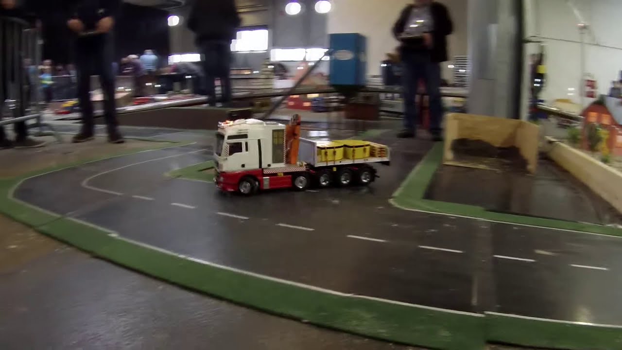 RC-Trucks auf der Modellbaumesse Lingen 2016 - YouTube