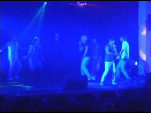 SEYRAN & NEXT Qrupu  Kiev  Consert Ukraina qizlari sehnede dance