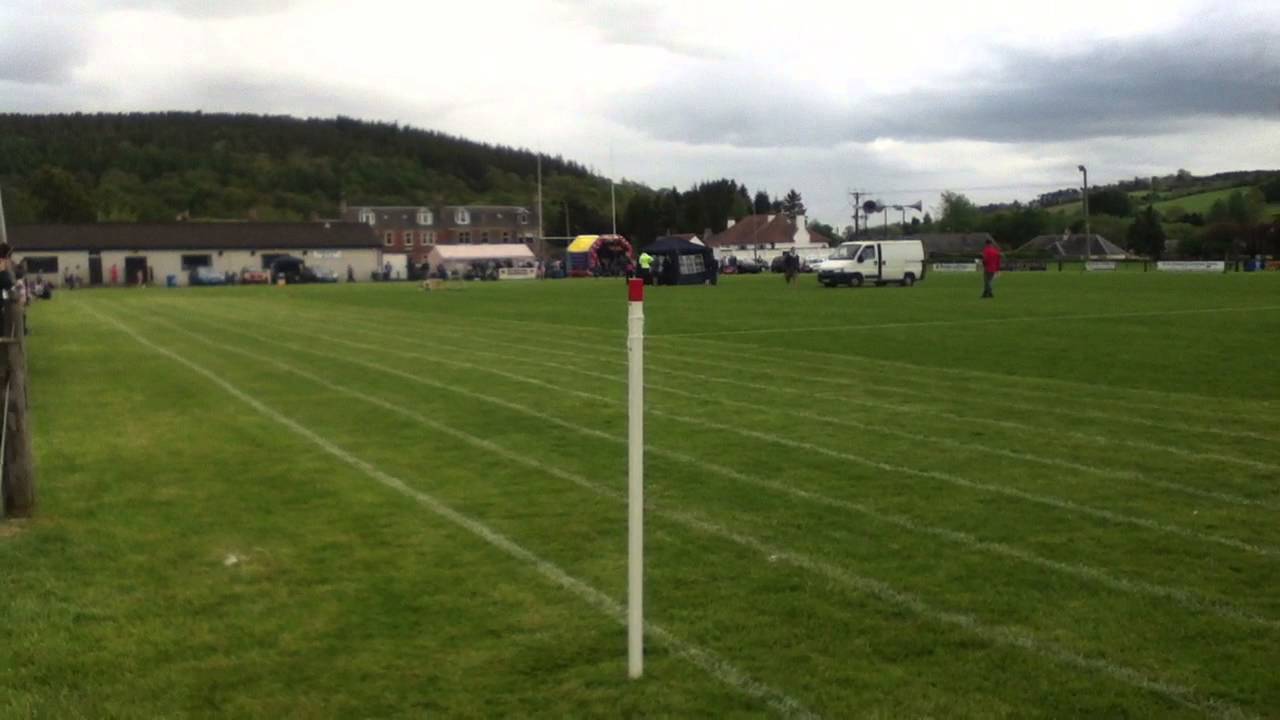 Earlston Border Games Mens 200m FINAL - YouTube