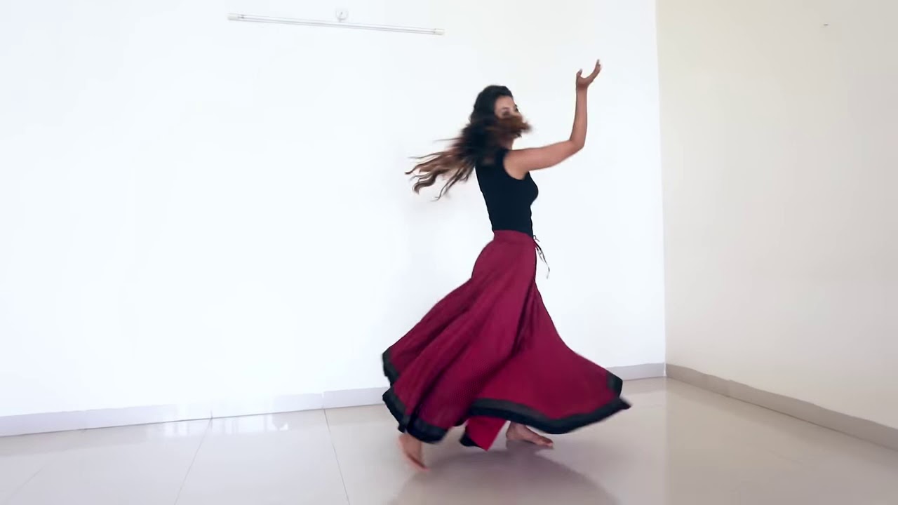 Chogada Tara Song Loveyatri Nainee Saxena - YouTube Music