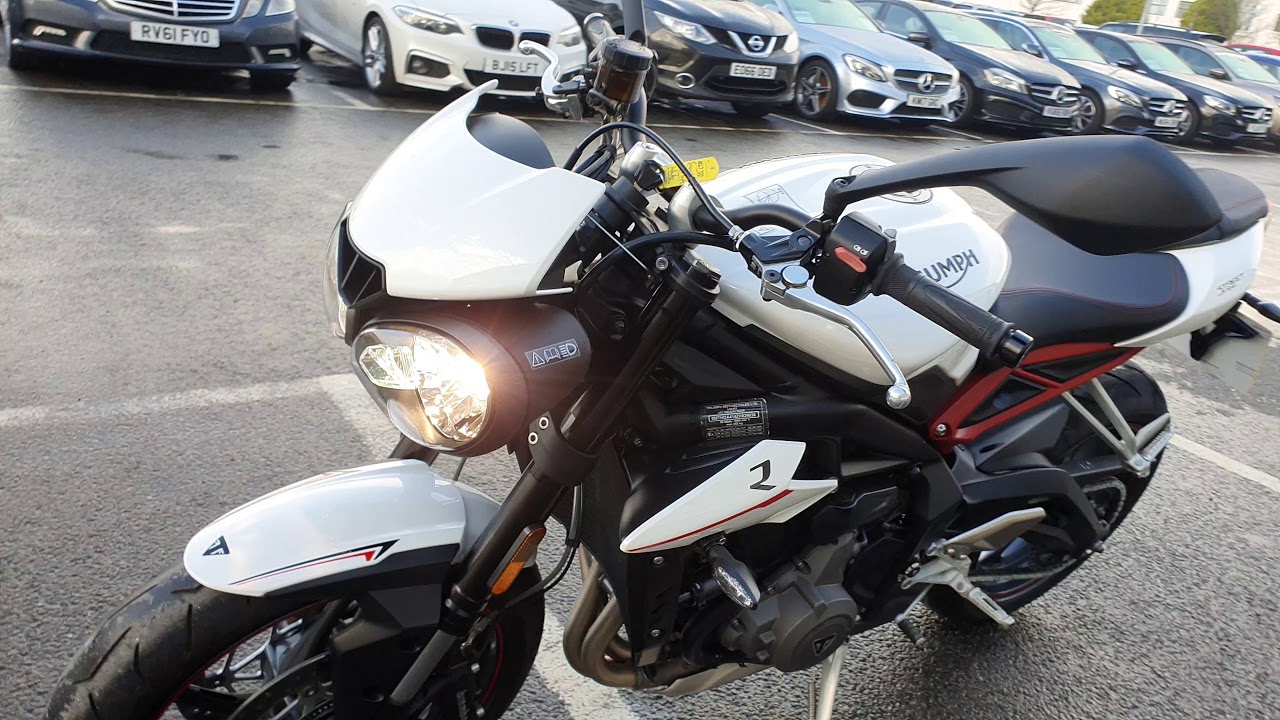 Triumph Street Triple R 2017 - Completely Motorbikes - YouTube