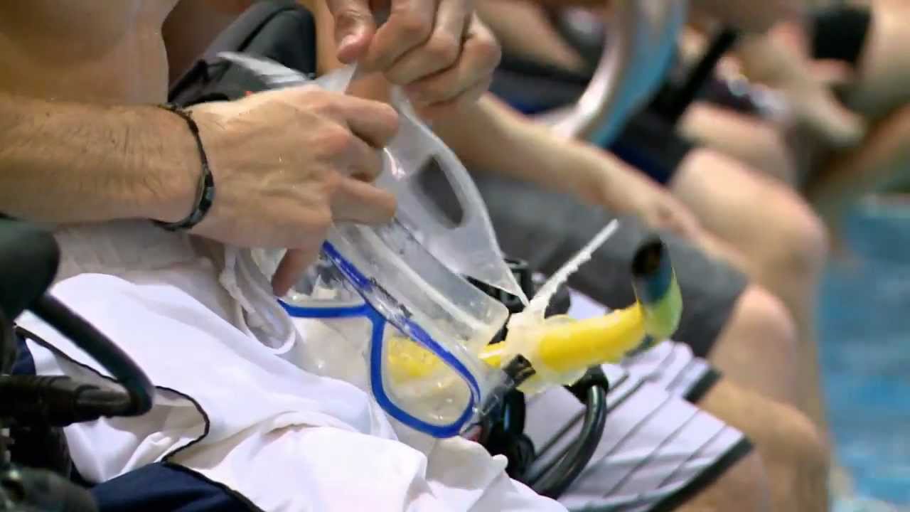 Beginning scuba diving class - YouTube