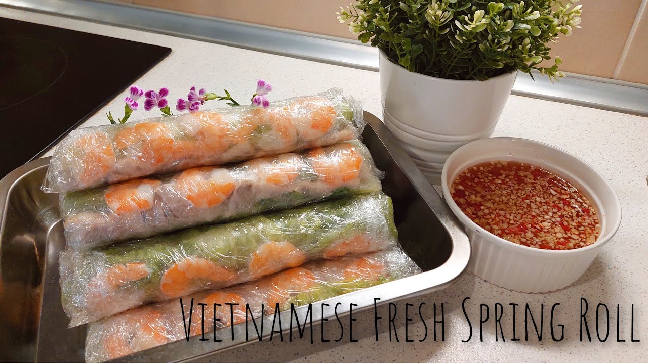 Authentic Vietnamese spring rolls with Sweet & sour fish sauce | Tip ...