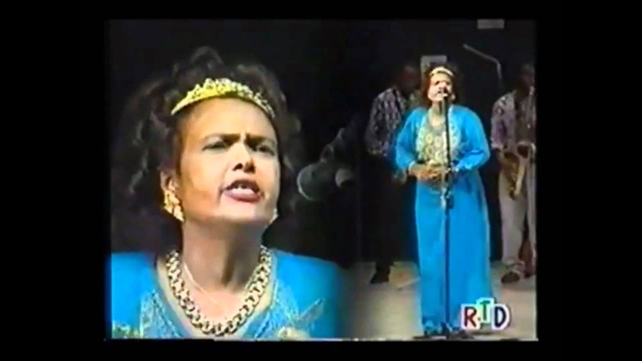 Sahra Axmed Jaamac Iyo Heestii "HOGO TUSAALE" - YouTube