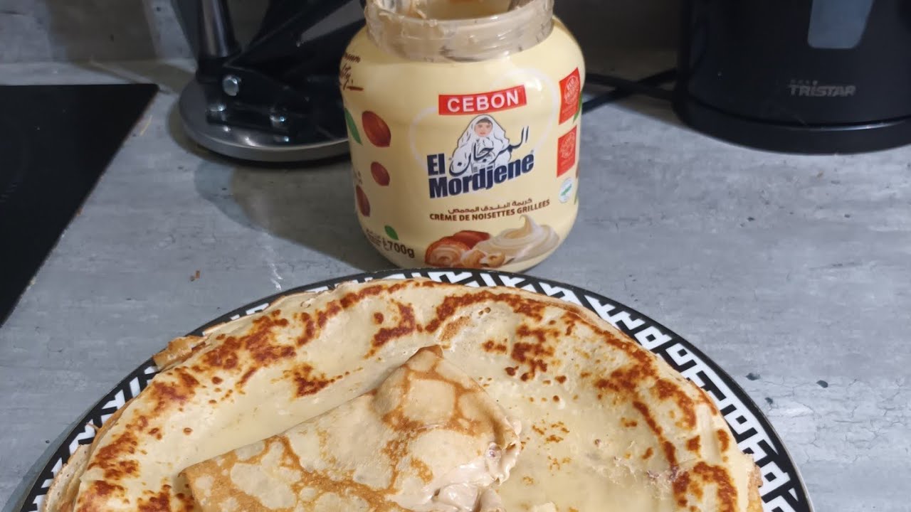 Crêpes avec pâte à tartiner el Mordjene - YouTube
