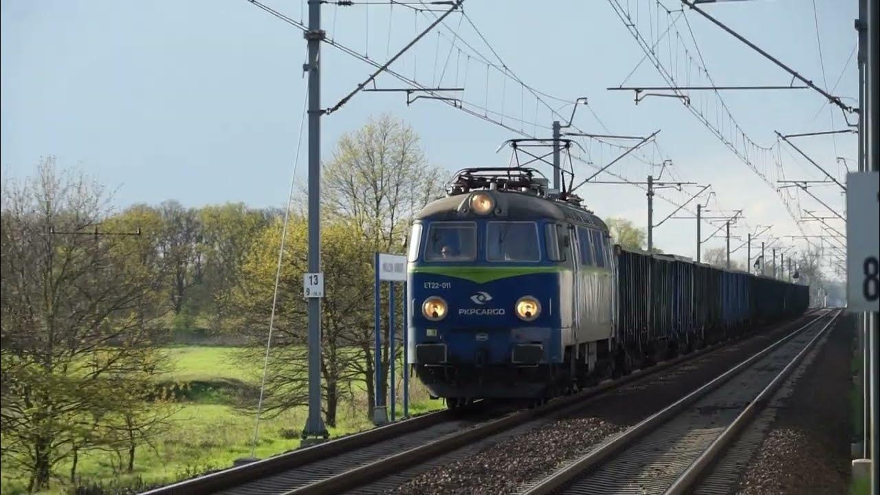 26.04.2023 Wrocław Świniary - Lokomotywa ET22-011 z węglarkami - YouTube
