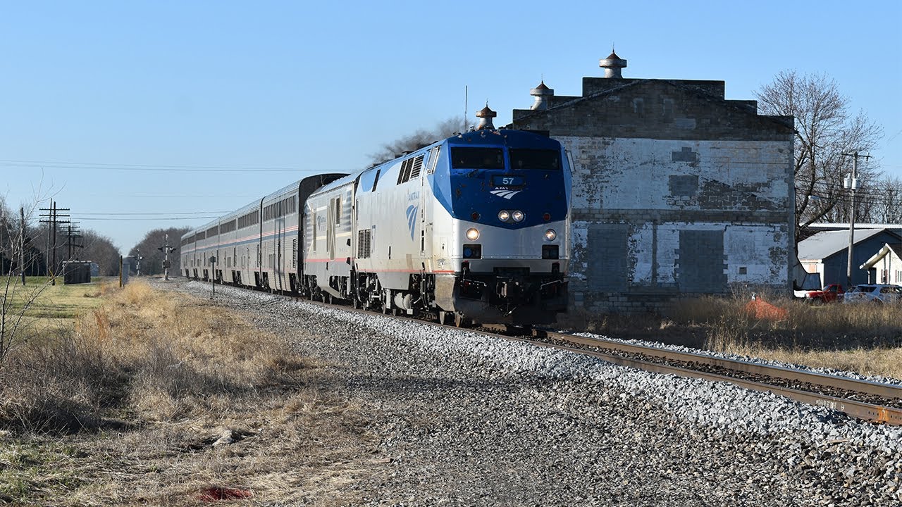 AMTK 57 and IDTX 4602 lead Amtrak 390 - YouTube