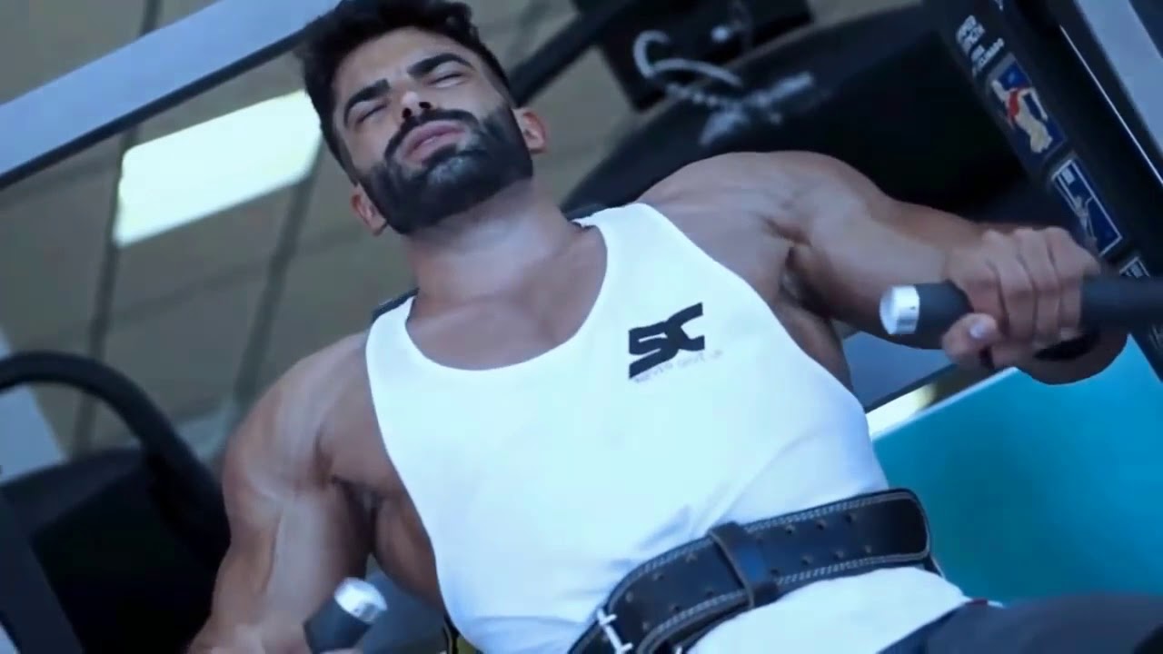 Sergi Constance Chest and Triceps Workout - YouTube