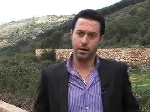 Angel issam Breidy/ interview in mejala tv/ 2009 - YouTube
