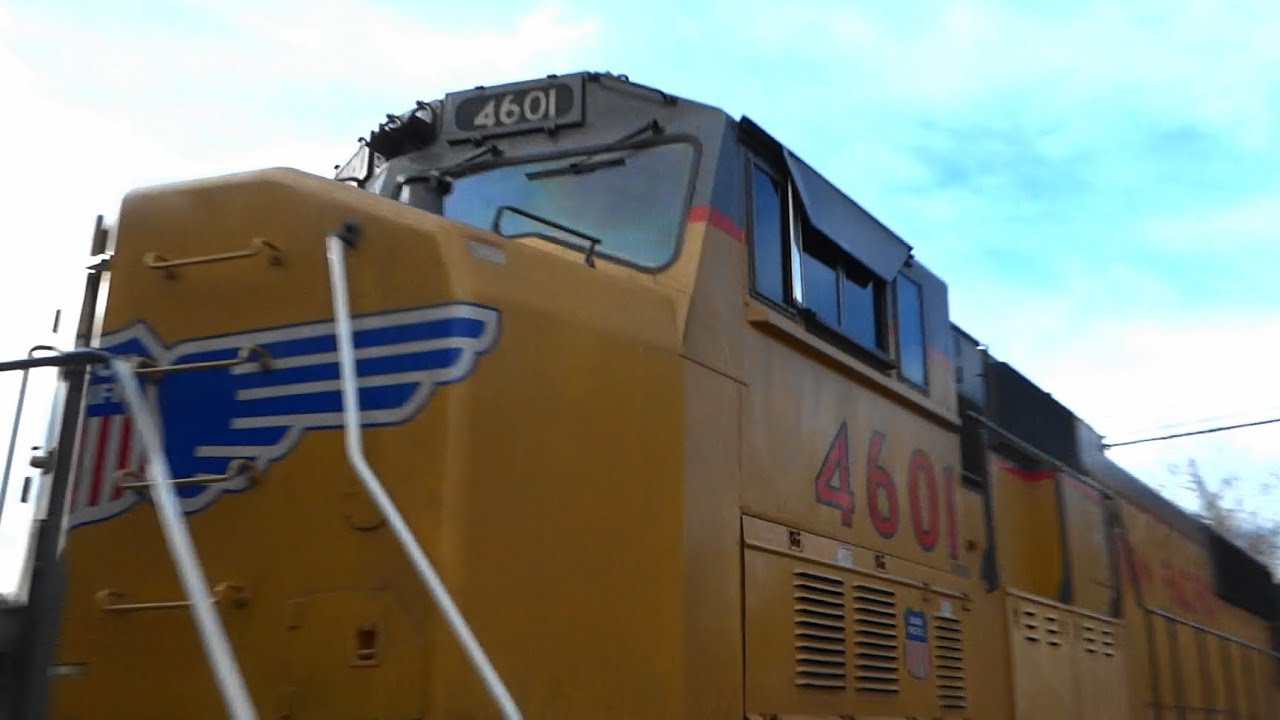 BNSF & Union Pacific On The CSX Old Main Line - YouTube