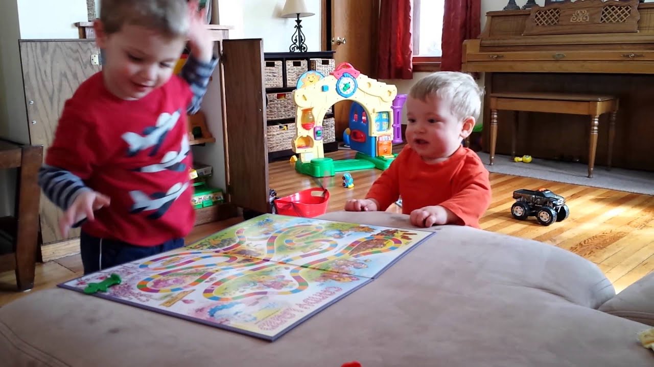 Goofy Toddler brothers playing Candyland - YouTube