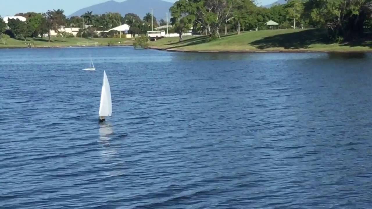Phantom RC yacht - YouTube