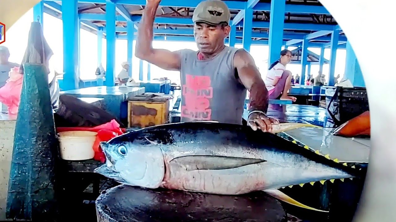 Wow Amazing ‼️ Uncle Yakop's Expertise in Cutting Big Tuna Fish With ...