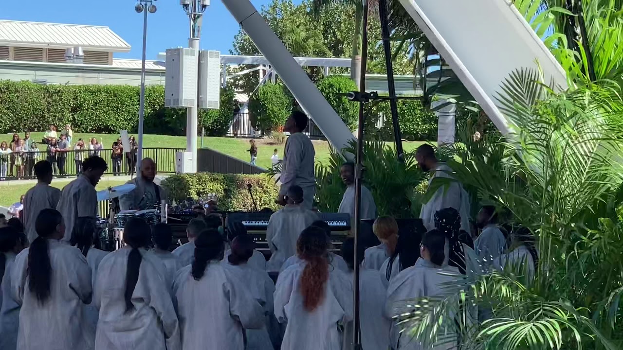 Kanye West Sunday Service Vous Church 2 - YouTube