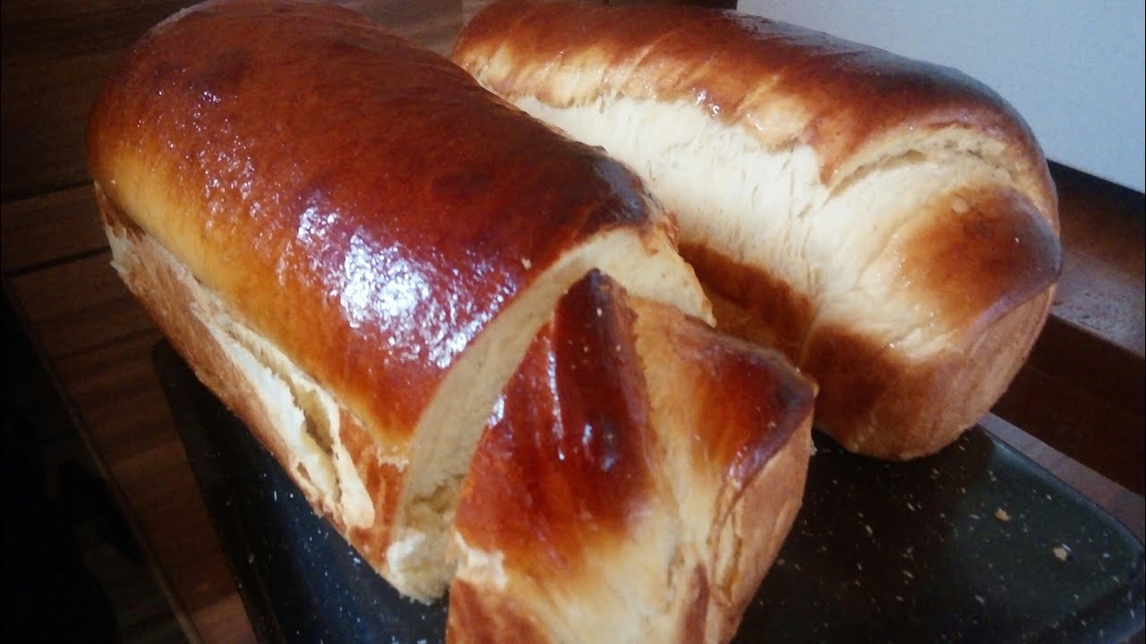 PÃO CASEIRO NO FOGÃO A LENHA - YouTube