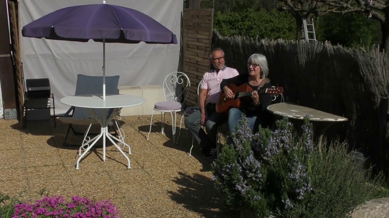 Les p'tits papiers (reprise) par Odile Frison et Alain Withier - YouTube