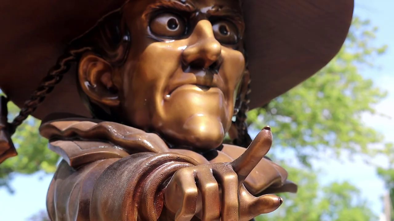 Witch sculpture installation - YouTube