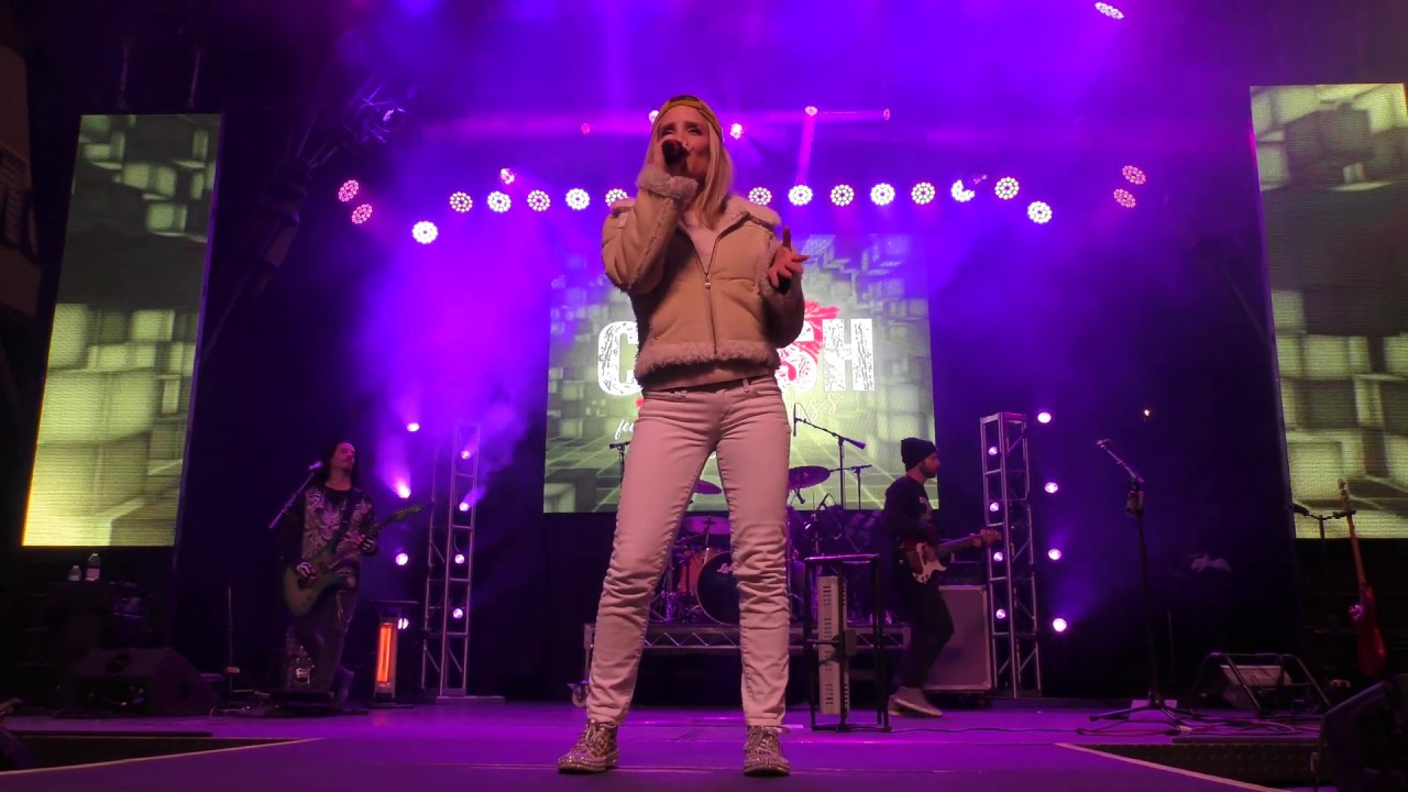 Crush Featuring Chandiss 4K - Hold the Line/One Way or Another ...