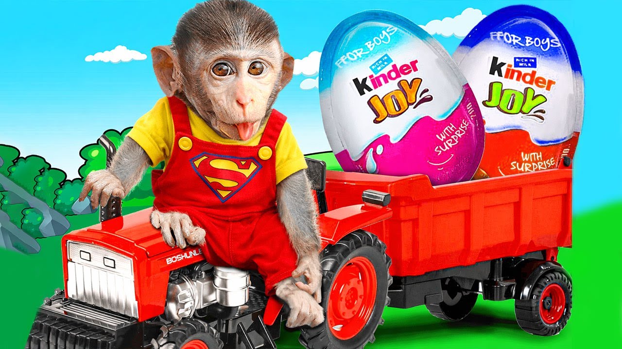 Monkey Baby Mimi receives a giant candy egg in the candy vending ...