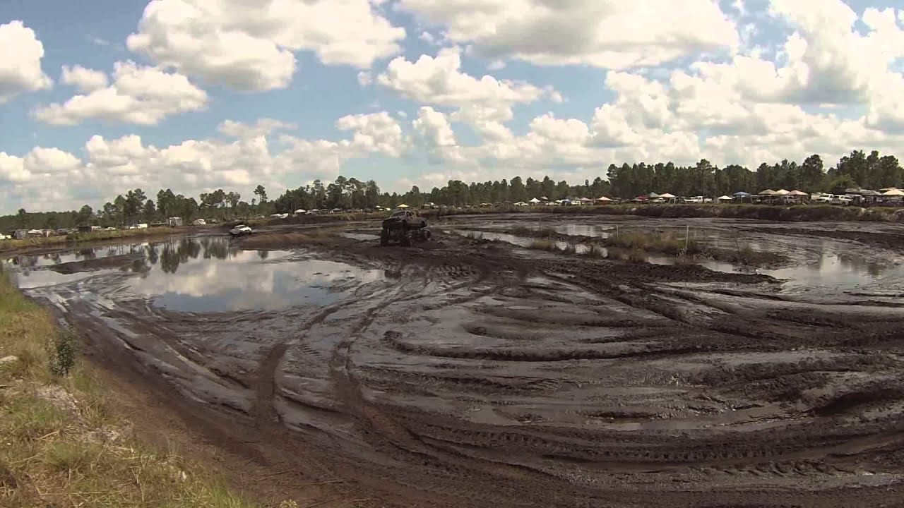 Hog waller Mud pit - YouTube