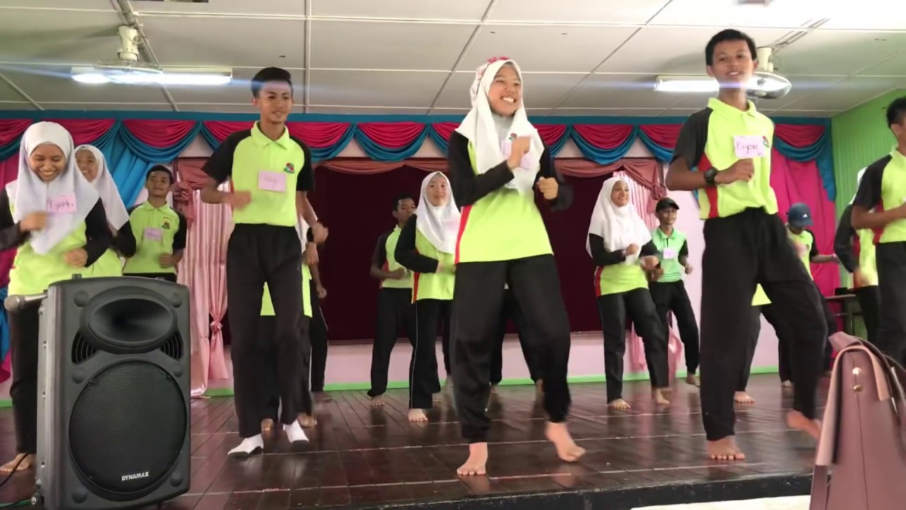 SMK Putatan Senamrobik- 3Batani 2018 - YouTube