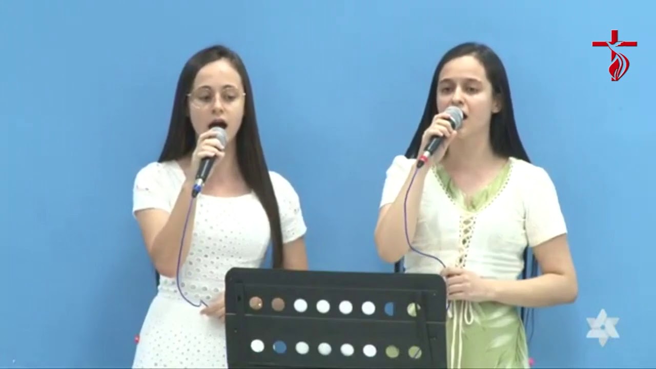 Eu batalho contigo - Ligia e Ester - YouTube