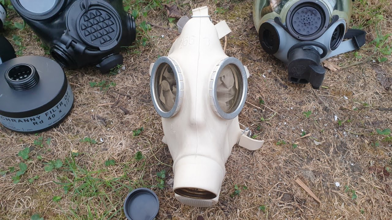 Z56 civilian german gas mask - YouTube