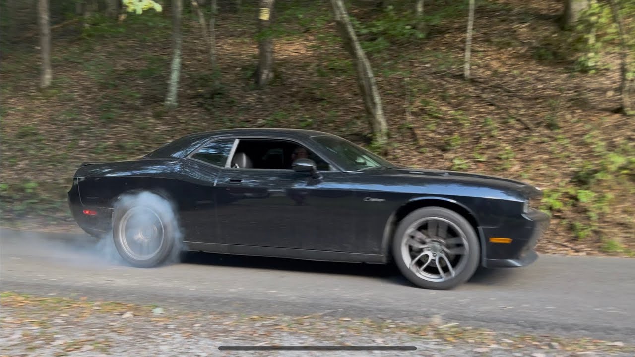 Kenne Bell 5.7 2010 Challenger Tire Smoke Supercharged - YouTube