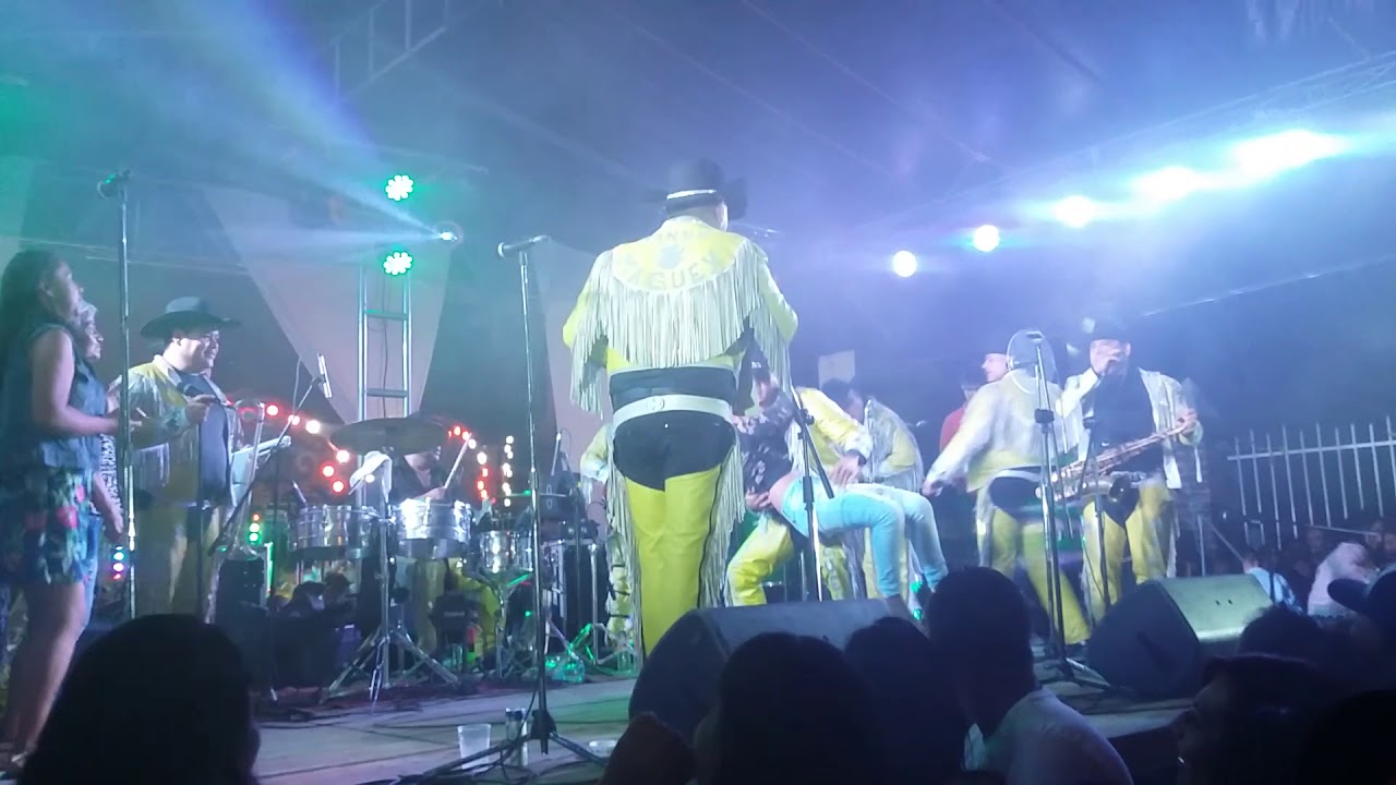 BANDA MAGUEY - EL TETERETE - FIESTAS USMAJAC 2018 - YouTube