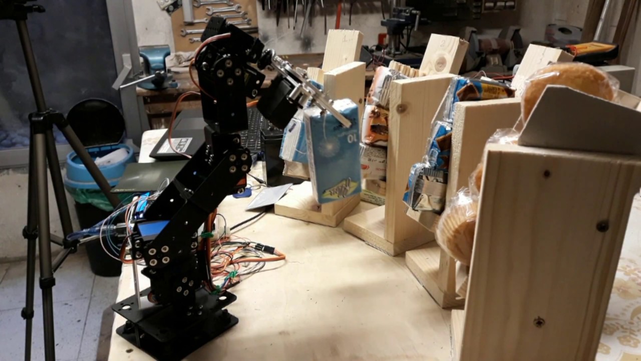 braccio meccanico distributore - dispenser via robotic arm - powered by ...