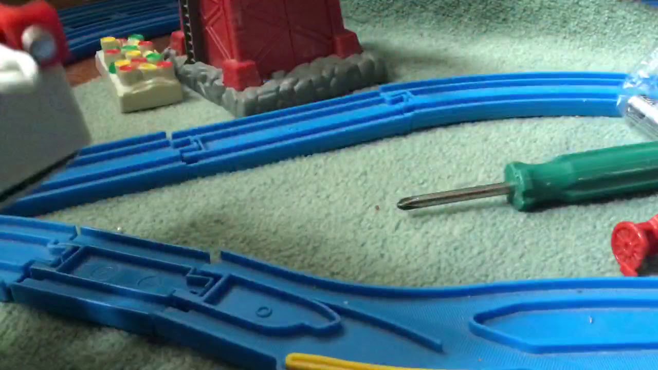 Changing Trackmaster Stanley’s battery - YouTube