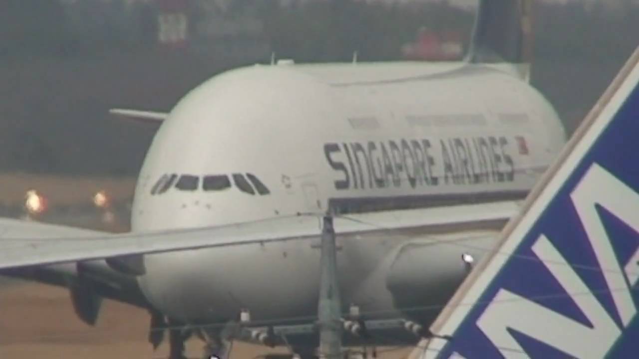 Singapore Airlines AIRBUS A380(SQ637) at Narita Airport Runway34 - YouTube