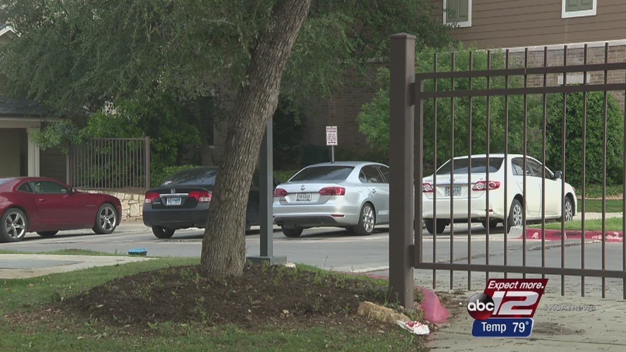 Residents not surprised by shooting of 2 UTSA students - YouTube