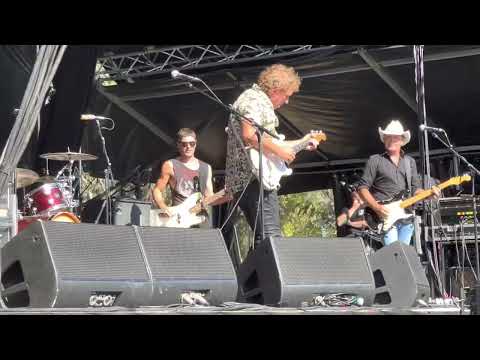Ian Moss and Troy Cassar -  Daley live @ Sandalford, Swan Valley March 18, 2023 - Red Hot Summer