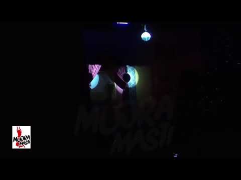 ADHI RAAT VELEY  PAKISTANI MUJRA DANCE - NASEEBO LAL