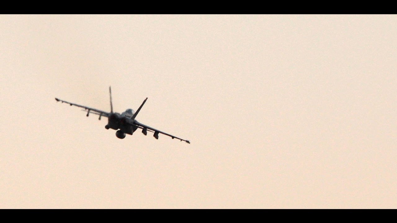 Canon 5D Mark IV Super Hornet F18 Flyover Riverfire 2016 1080p - YouTube