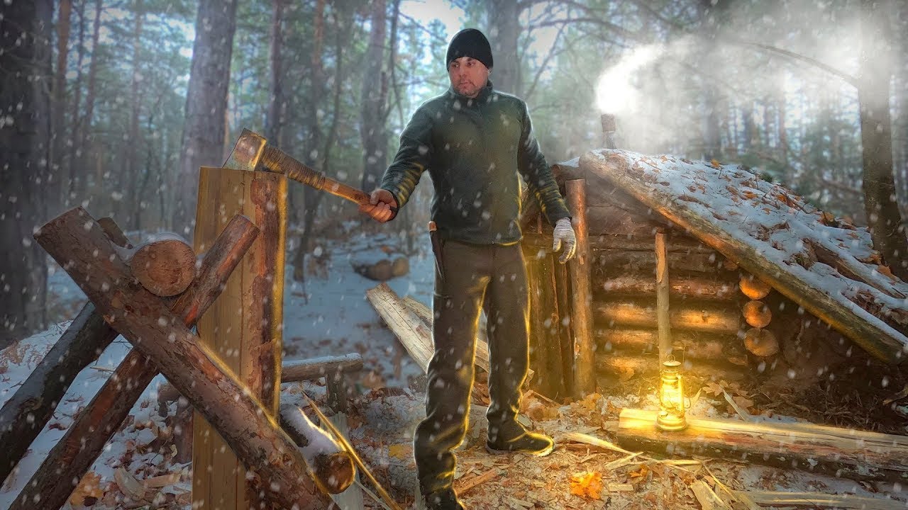 Solo bushcraft in a dugout, planks of logs, work in the woods. ASMR ...