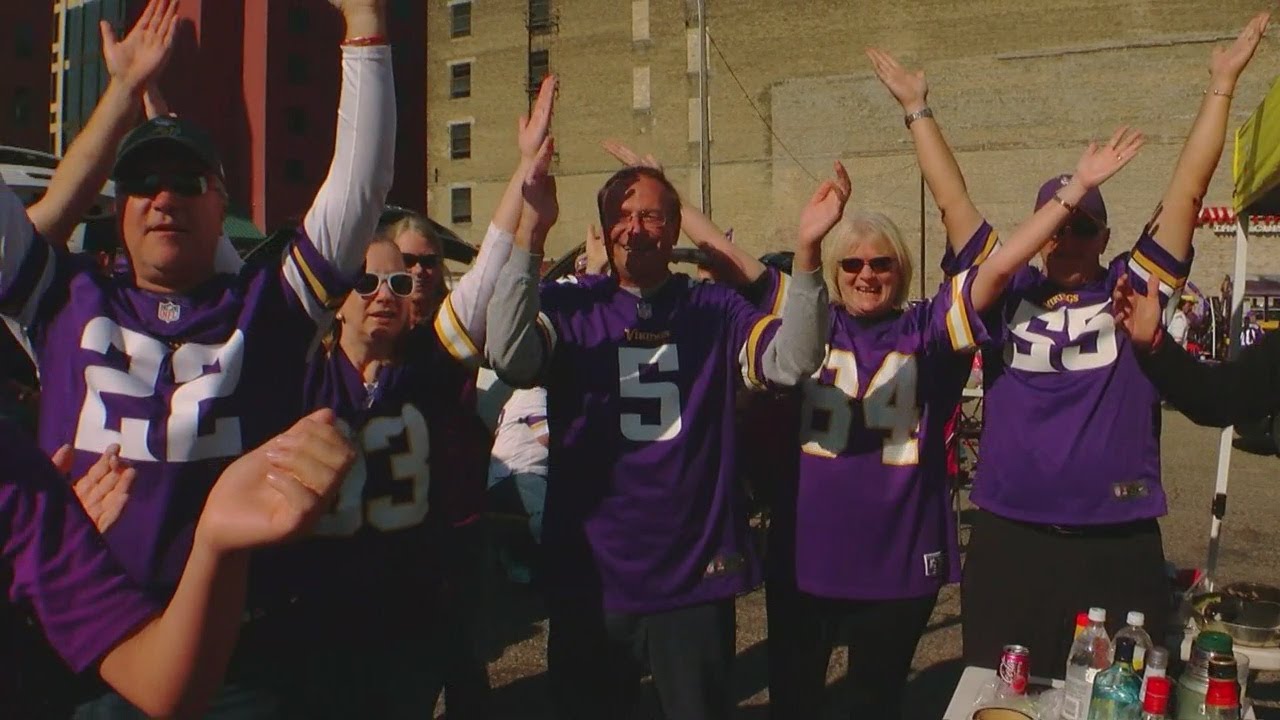 Vikings Fans Leave Sunday Loss Angry, Disappointed - YouTube