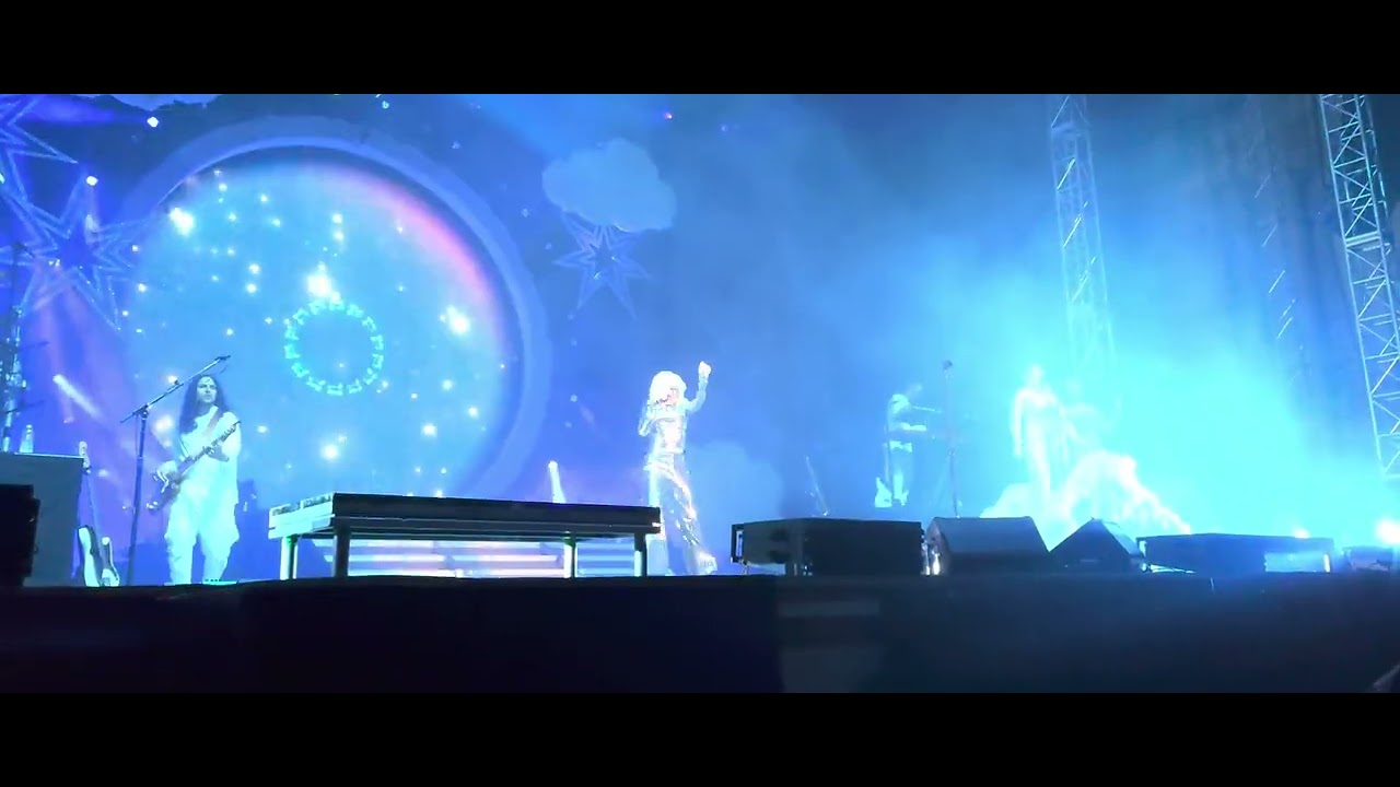 Carly Rae Jepsen - Now That I Found You, LIVE @ Greek Theatre, 10-21-22 ...